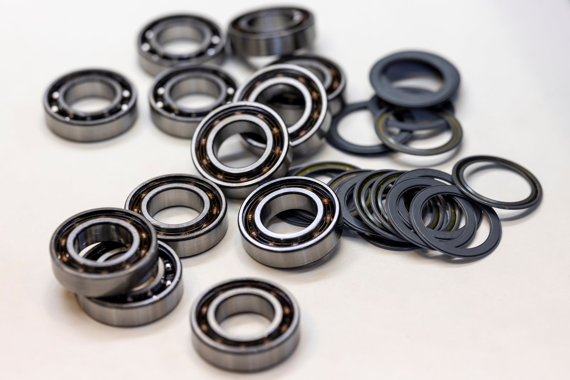 Ceramic Hybrid Bearings vs Conventional Steel Bearings